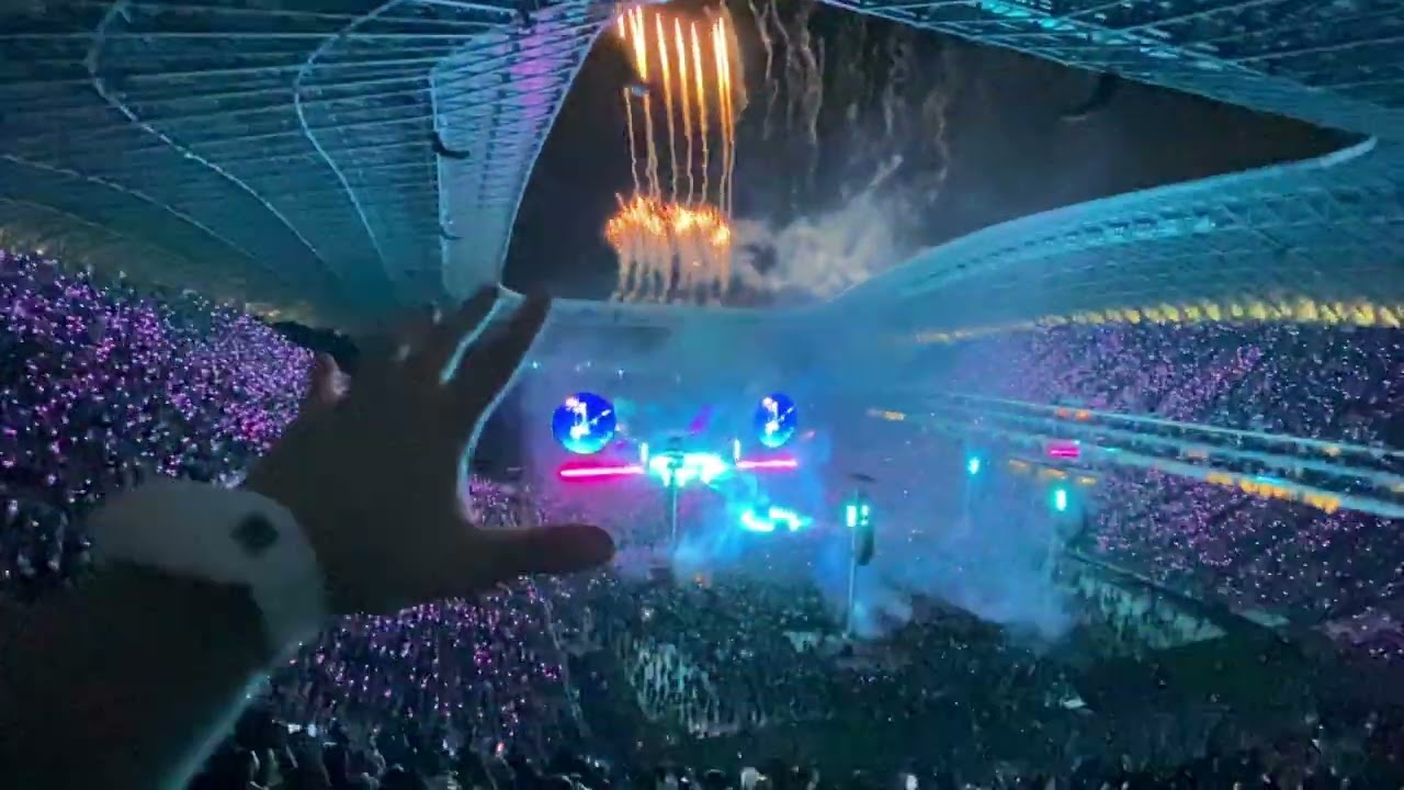 Fix you / Humankind / Biutyful Coldplay Monterrey 25/03 - YouTube