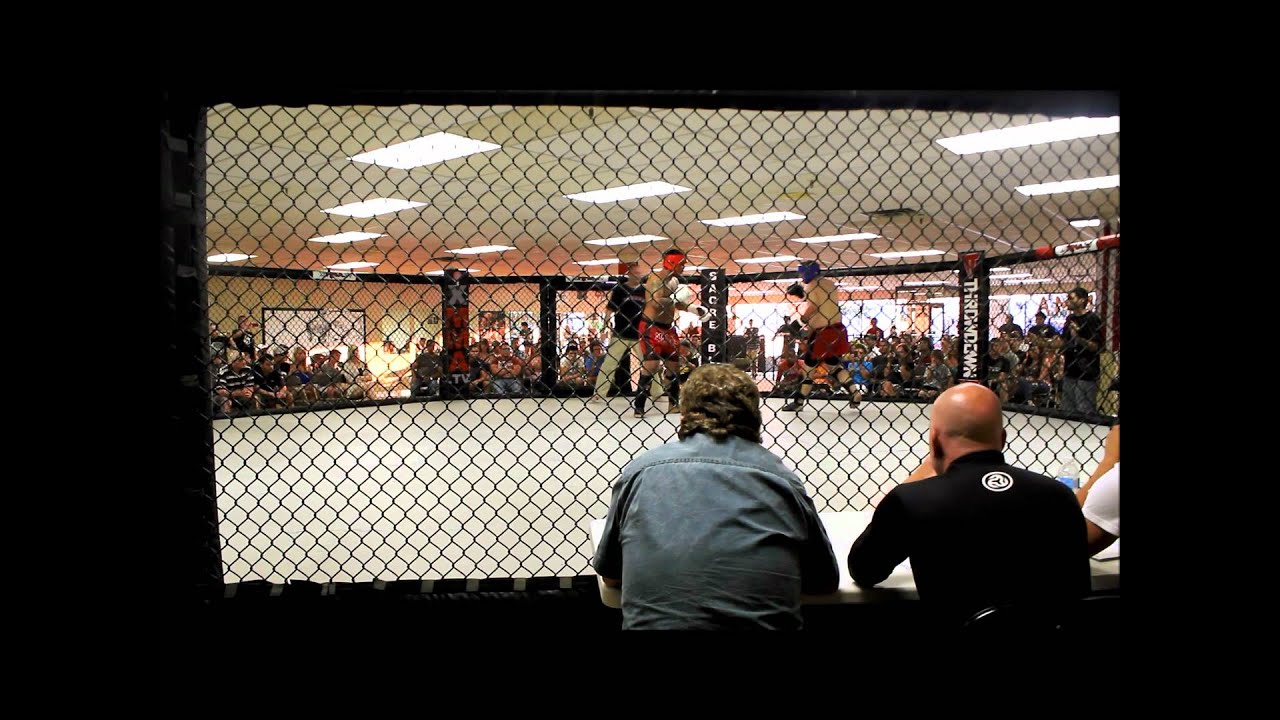 Terry Mauldin's first kickboxing match - YouTube