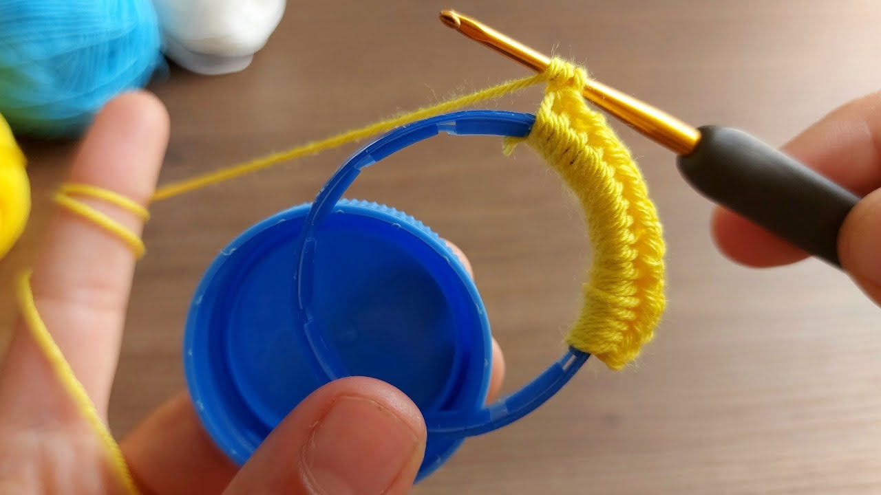 Super Easy Knitting Pattern with Plastic Bottle Ring- Plastik Şişe ...