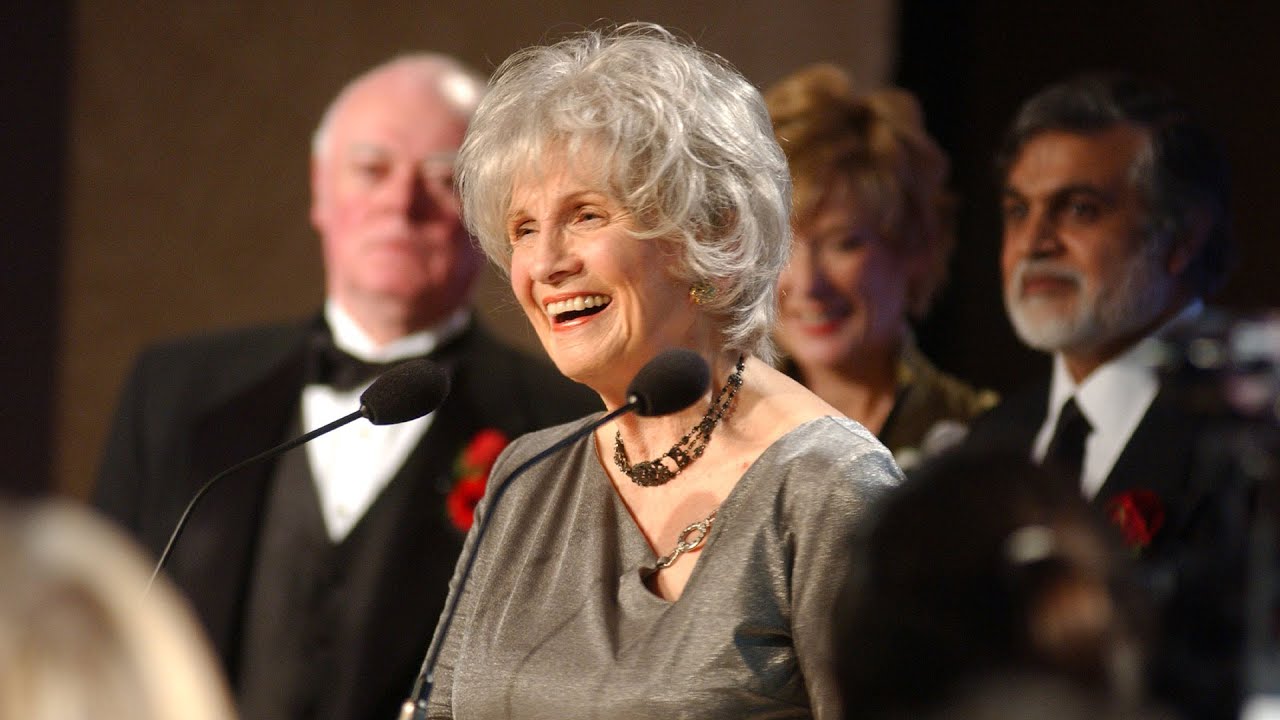 Alice Munro | Runaway | 2004 Giller Prize Winner - YouTube