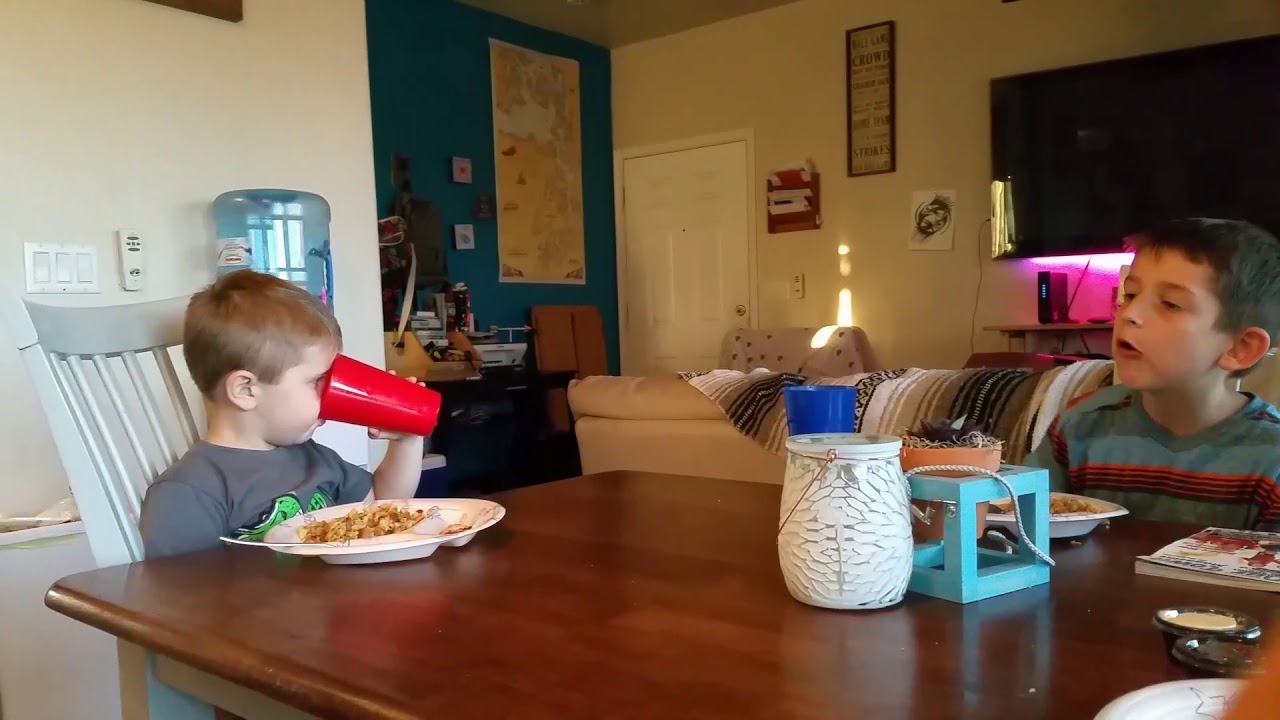 It's lonely around the dinner table! Sleep tight! - YouTube