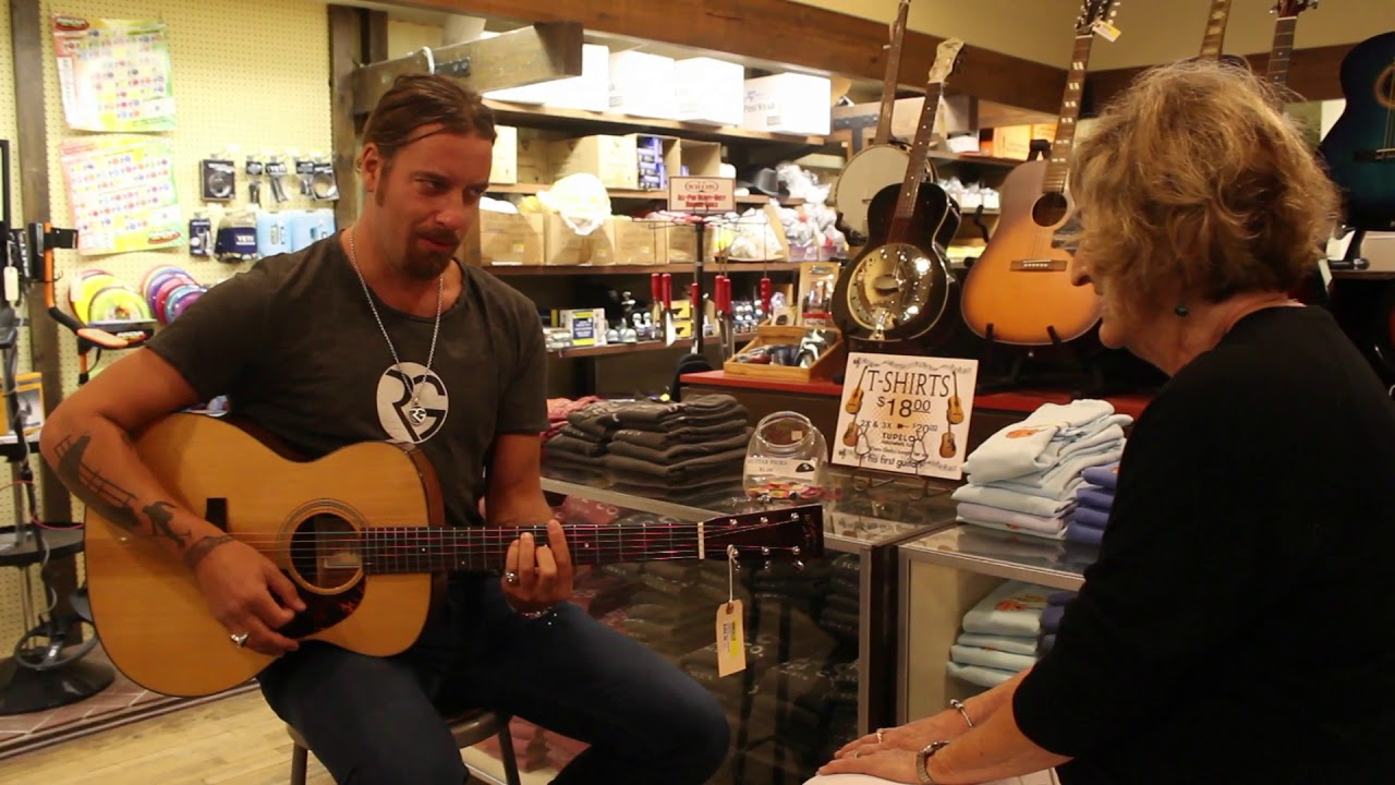 Ron Glaser sings Love Me to a lady at Tupelo Hardware 2019 Tupelo Elvis ...