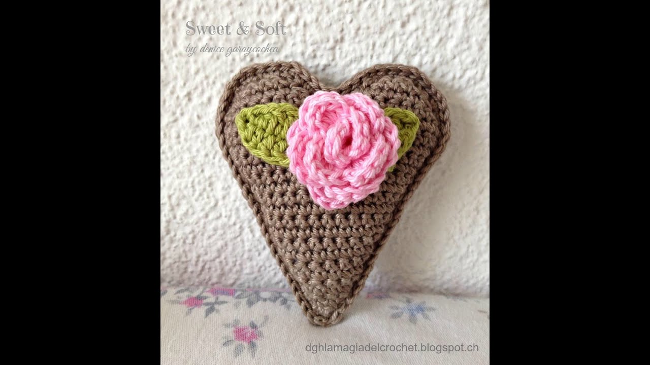 Cómo tejer un corazón a Crochet - YouTube