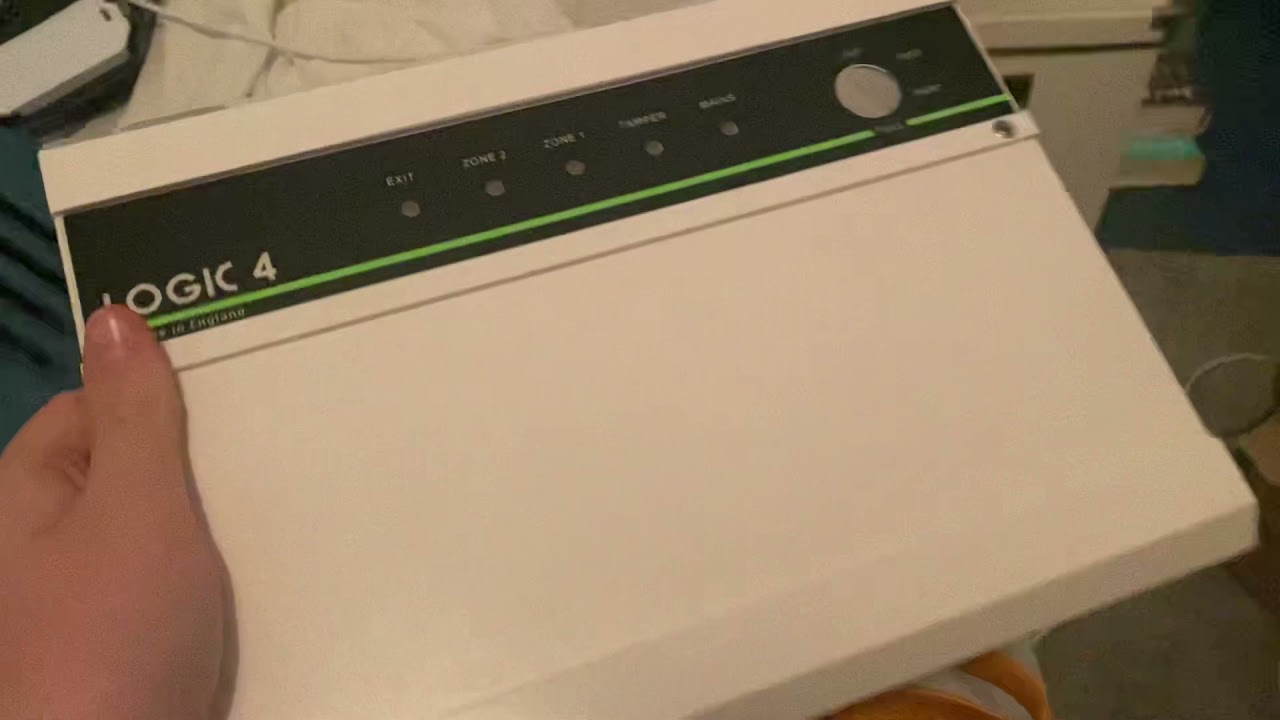 Logic 4 with a type c vented bell box - YouTube