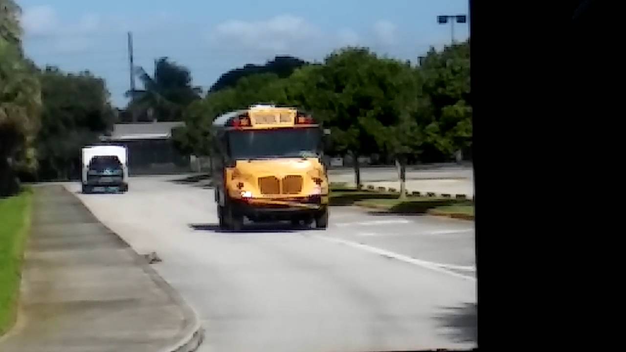 2006 ic ce short school bus - YouTube