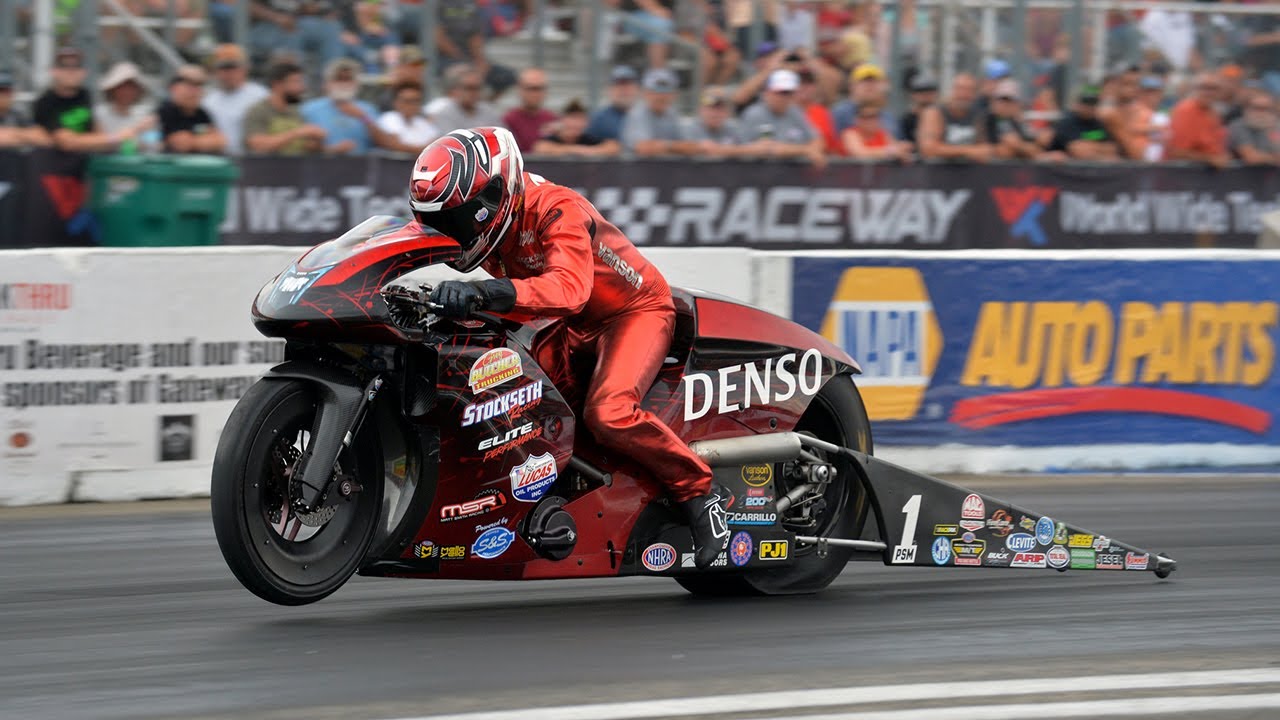 Matt Smith takes the top spot in St. Louis - YouTube