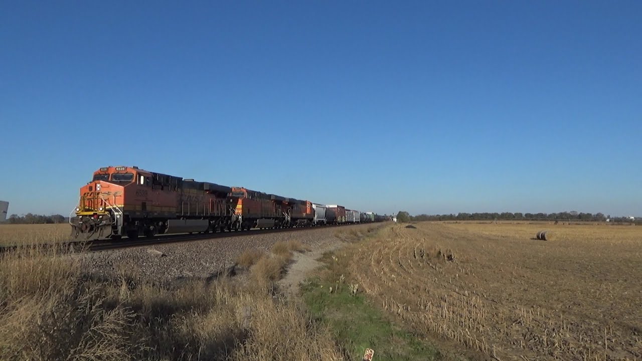 BNSF 6539 leads a manifest Westbound just west of Fort Madison, IA ...