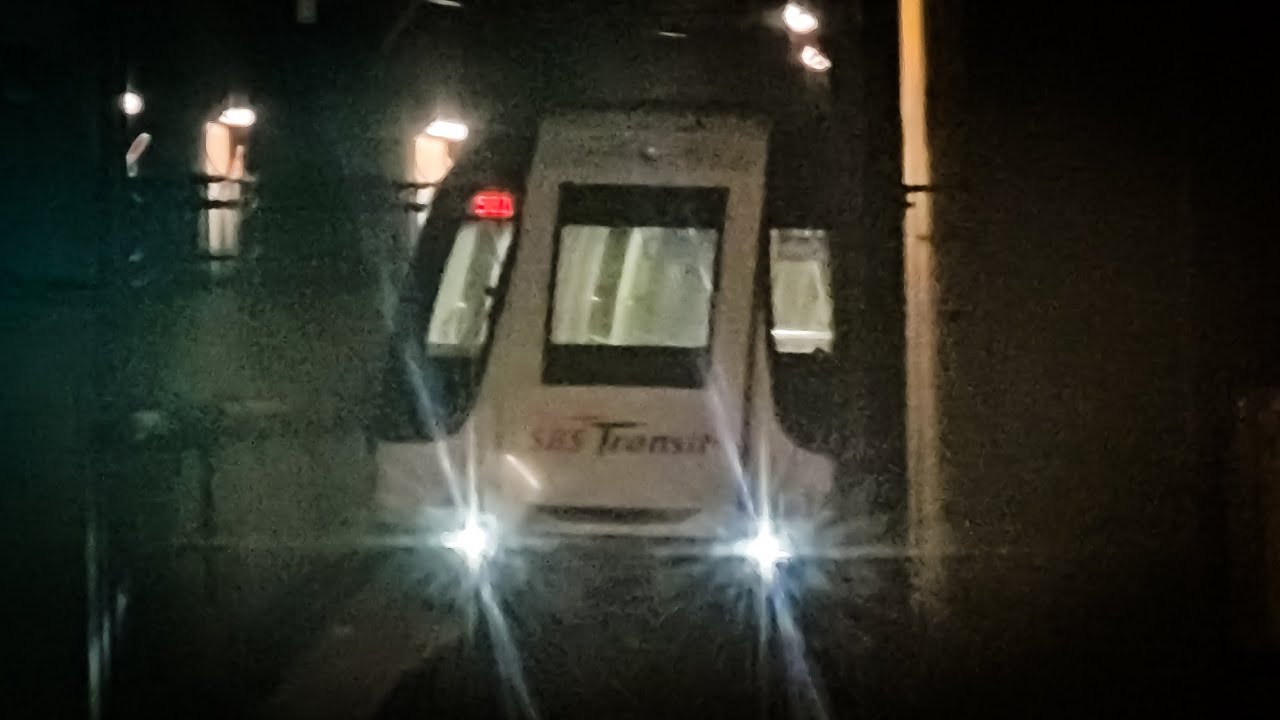 [NEL] Trains turn around at Harbourfront during PM peak hour - YouTube