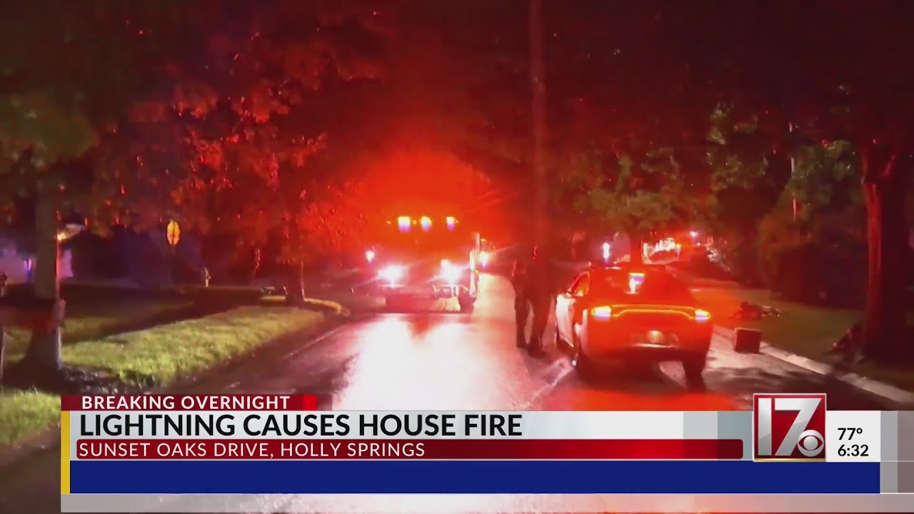 Holly Springs home lightning fire on Sunset Oaks Drive - YouTube