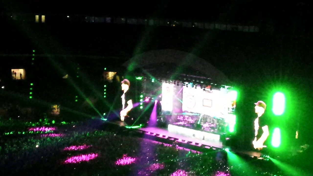 EMINEM LIVE - WITHOUT ME - WEMBLEY STADIUM LONDON - YouTube