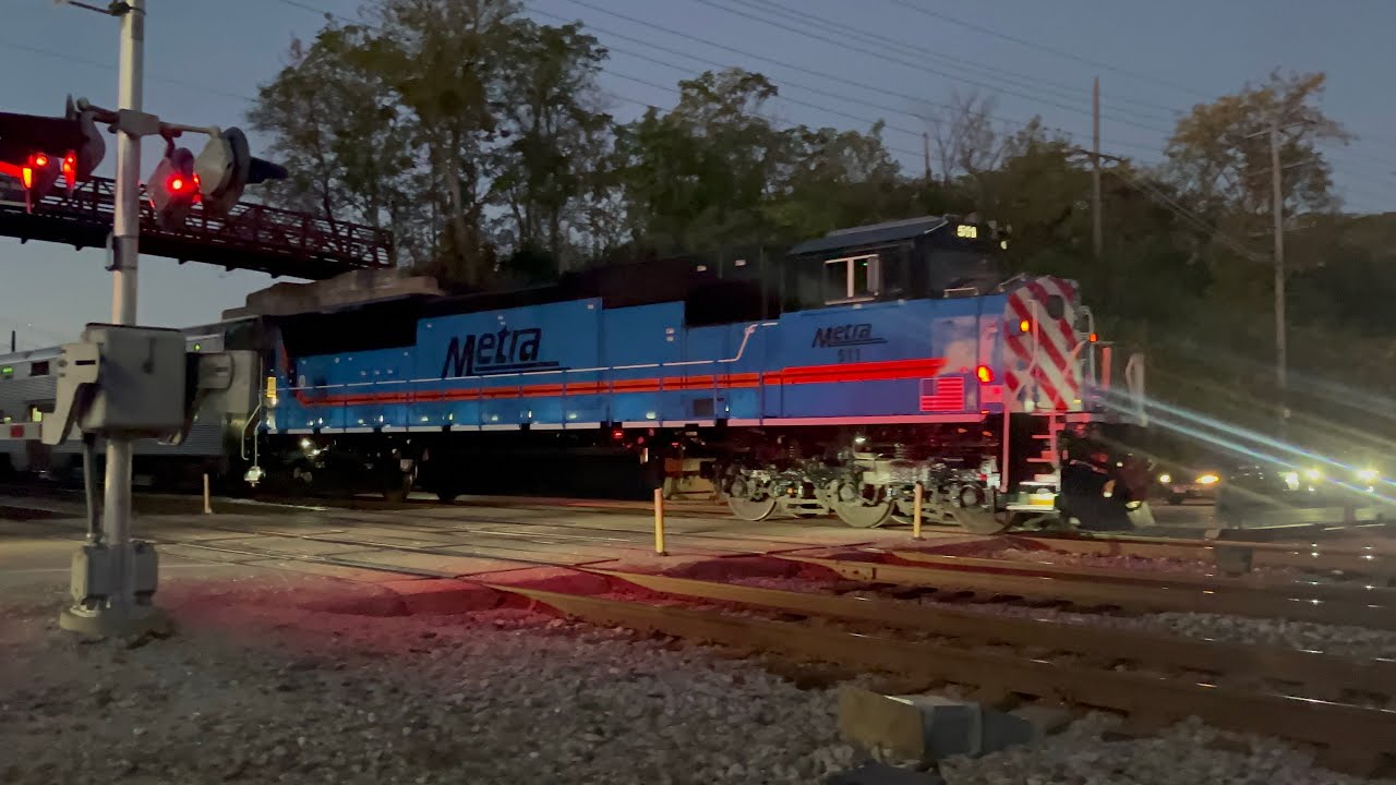 Early Morning Metra Trains with SD70MAC - YouTube