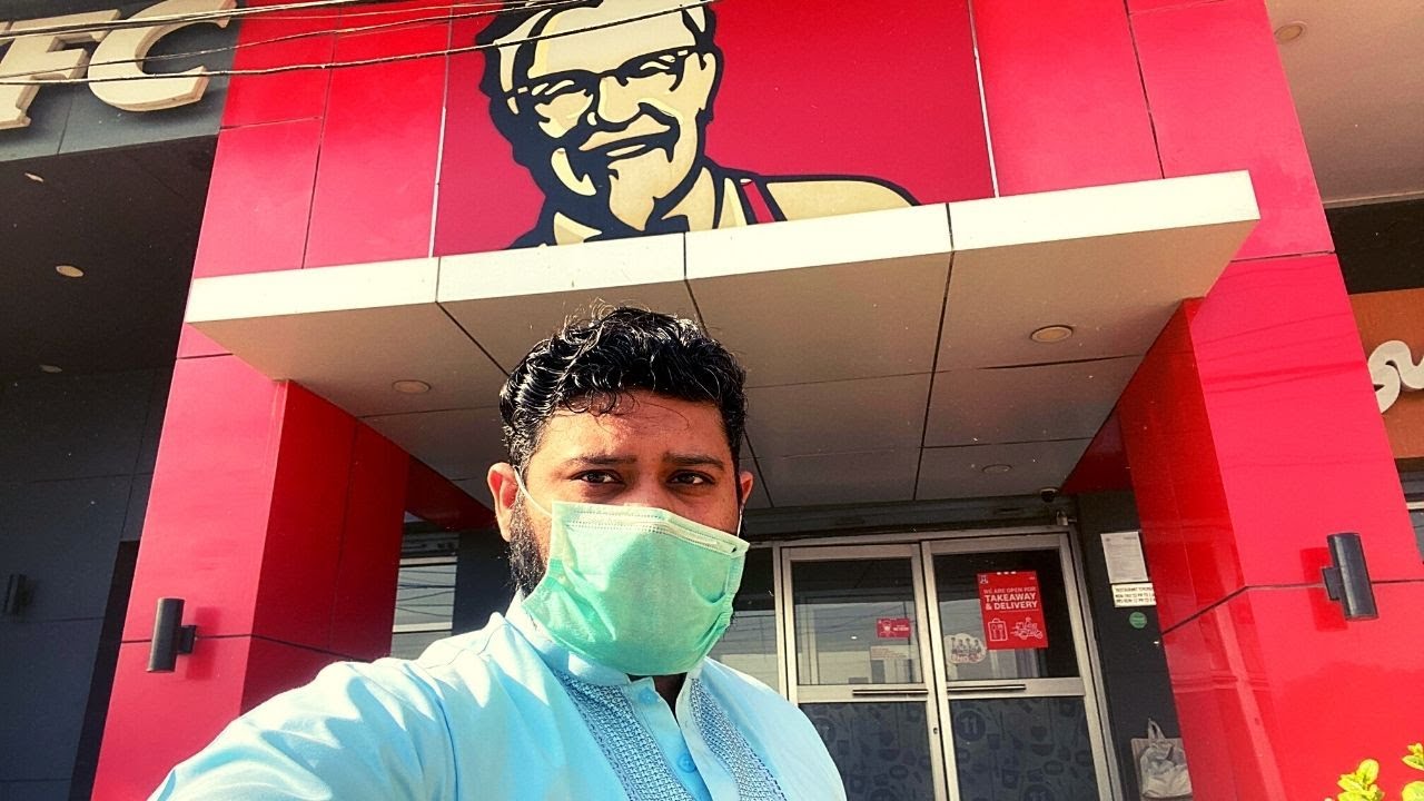 KFC Mighty Zinger and Crispy Fried Chicken Bucket in KFC, Pakistan ...