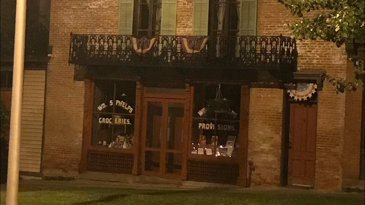Back at the Haunted palmyra Historical museum - YouTube