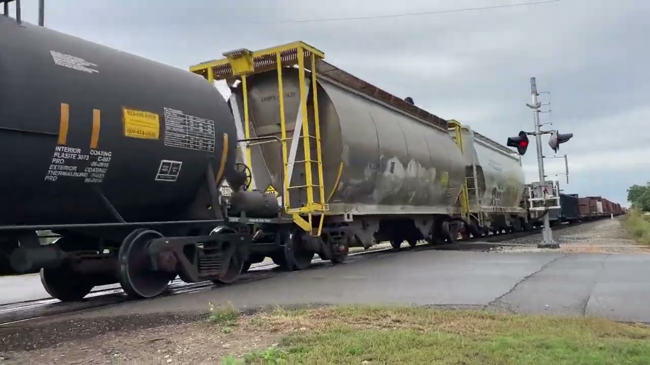 Maybe CN M383 Thru Wyandotte! - YouTube