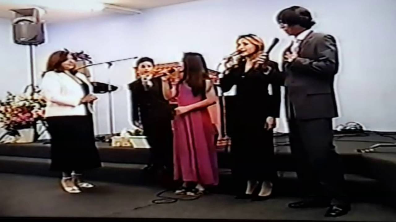 Marina Castaneda - Mis Hijos Y Yo - YouTube