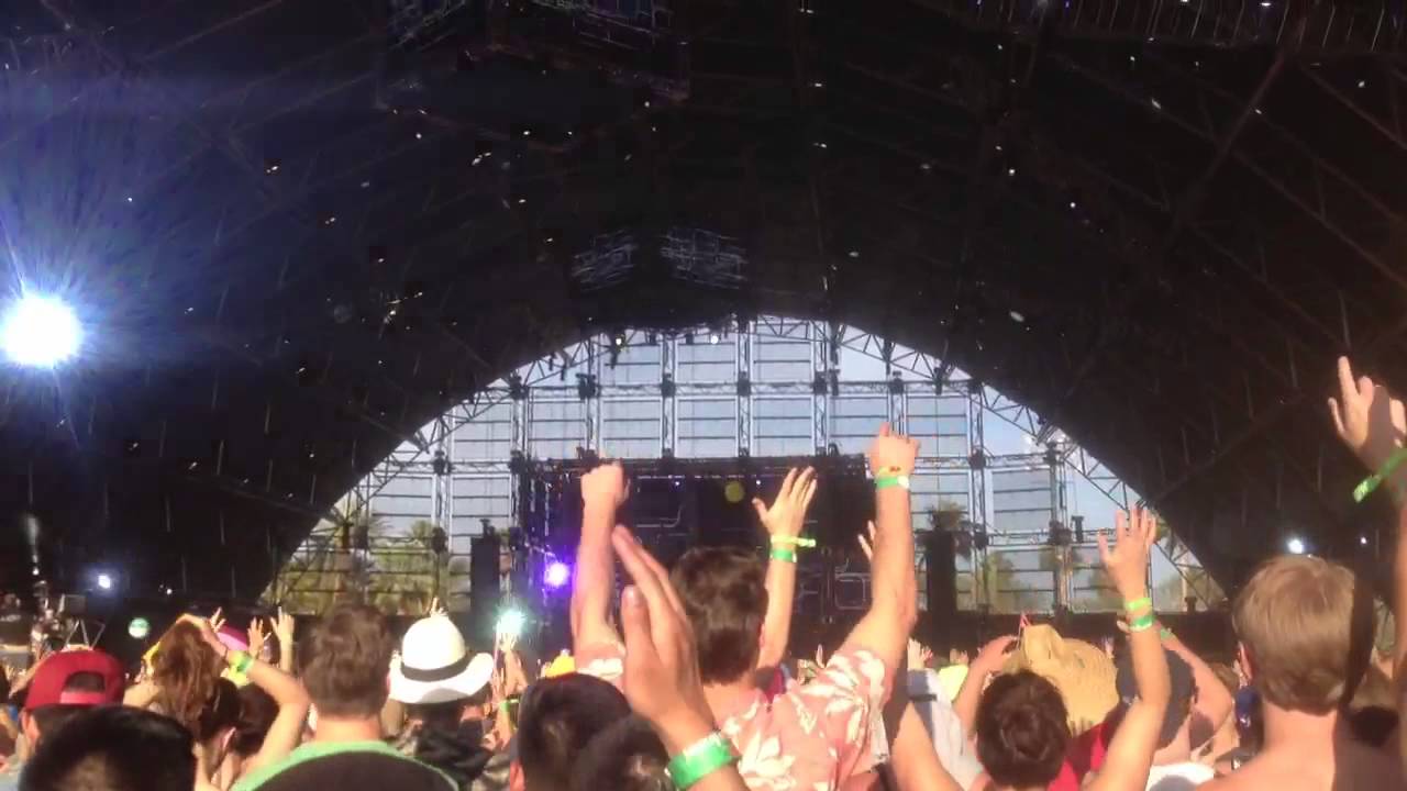 bingo players @ coachella 2013 weekend 1 - YouTube