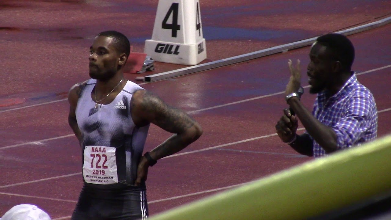 100 meters FINAL at the Trinidad Senior champs... Keston Bledman wins ...