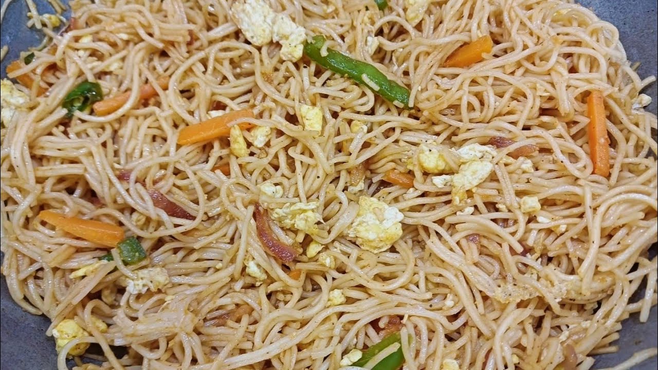 Egg Chowmein Easy Recipe/रेस्टोरेंट स्टाइल एग चाऊमीन बनाने का आसान ...