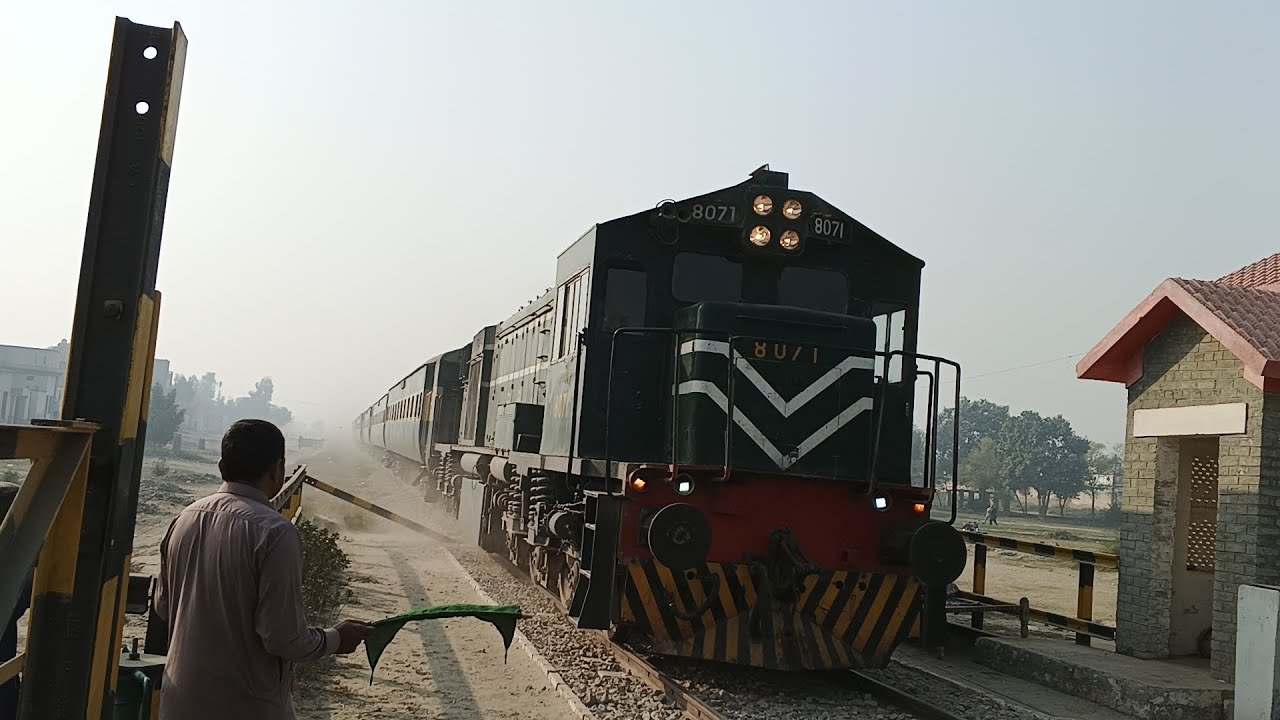 Very Special Stylish Whistling Action of Thal Express||130 Dn||By my ...