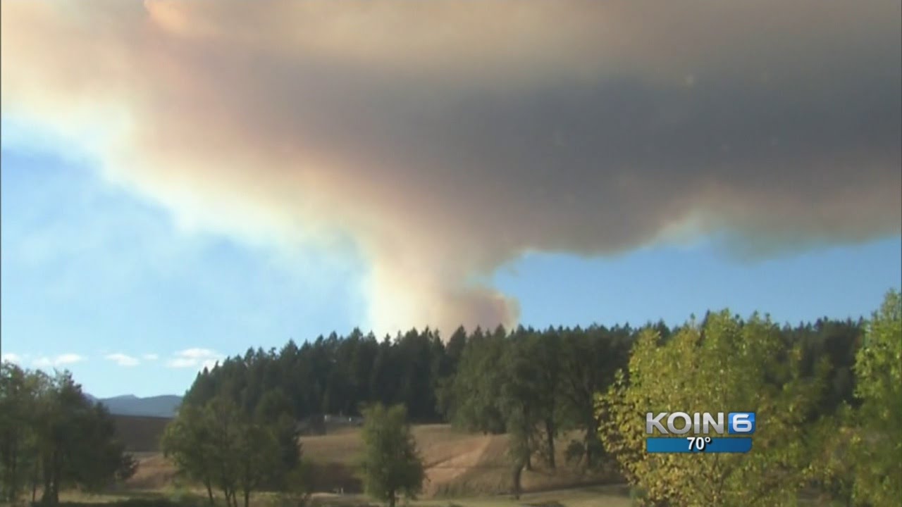 Scoggins Creek Fire forces evacuations near Hagg Lake - YouTube