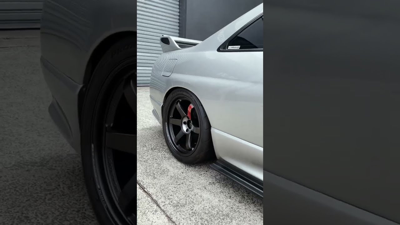 CLEANEST NISSAN R33 GTR - YouTube