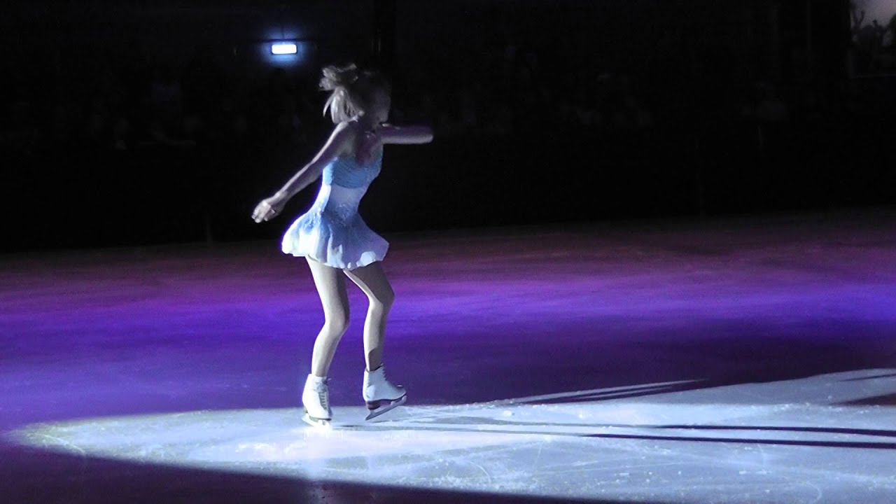 Ice skating routines to Whitney Houston - I will always love you - YouTube