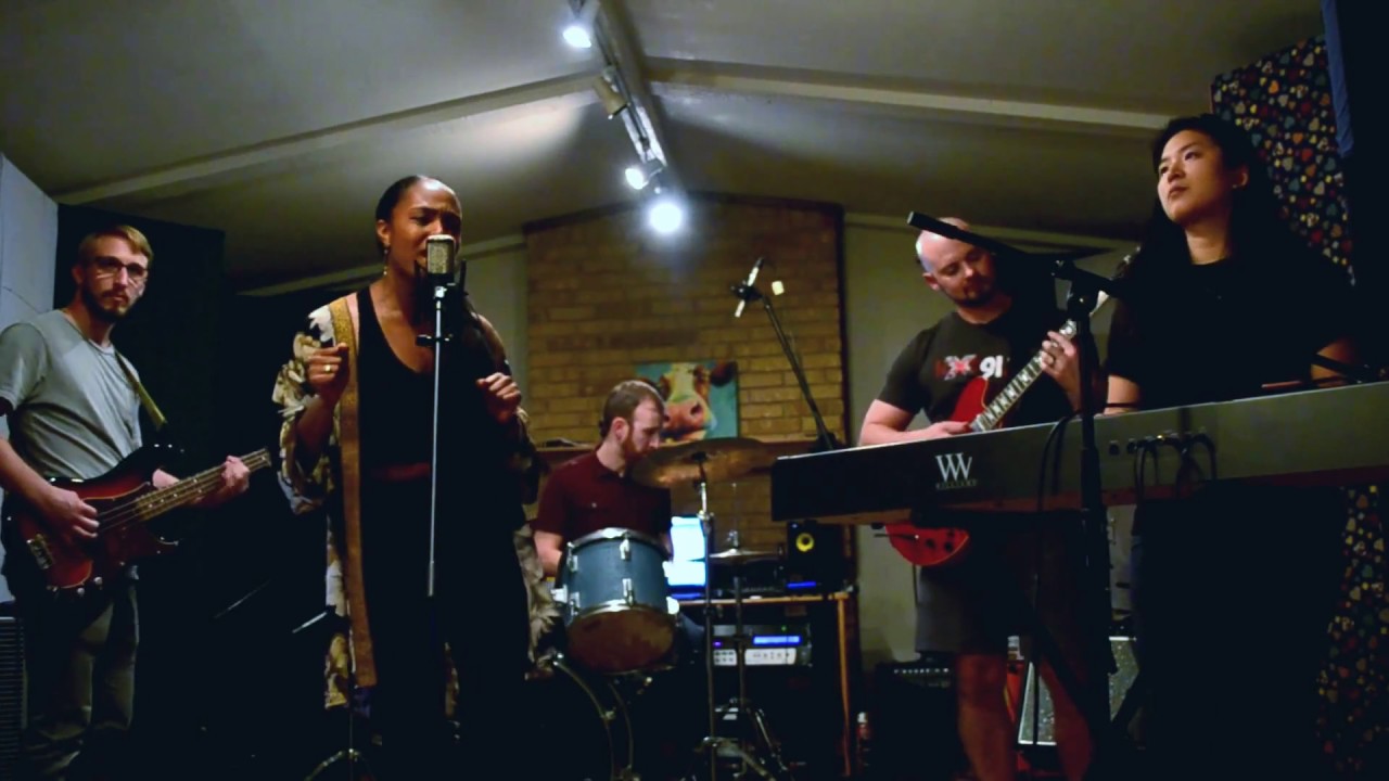 Shift Shakers || Details - original - YouTube