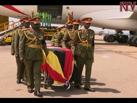 Gen. Aronda's body is brought home - YouTube
