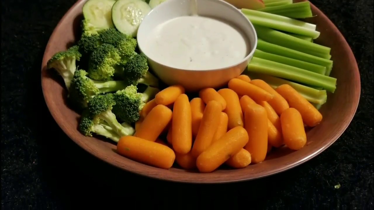 How to make a Vegetable Tray/ For a Party - YouTube