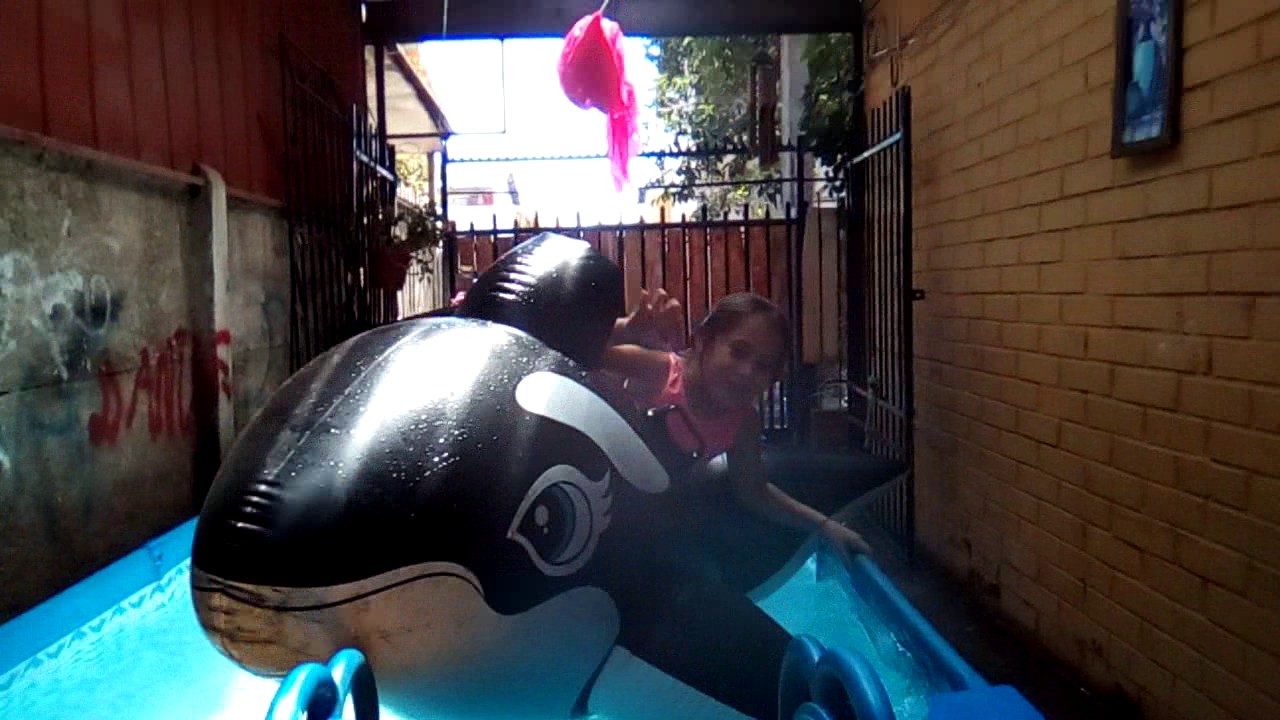 Laura. Mala - YouTube