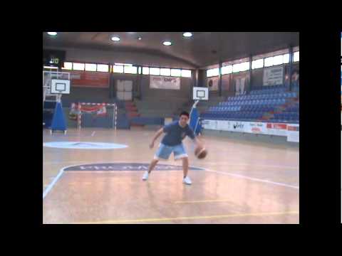FUNDAMENTALS OF BASKETBALL 1 OF 7 DRIBBLE MOVES CROSSOVER - YouTube