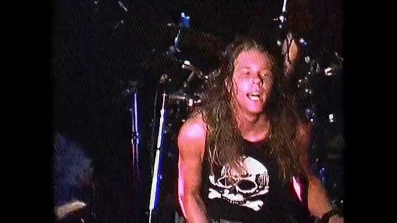 Metallica 1983 Live at the Metro Full Concert HQ - YouTube