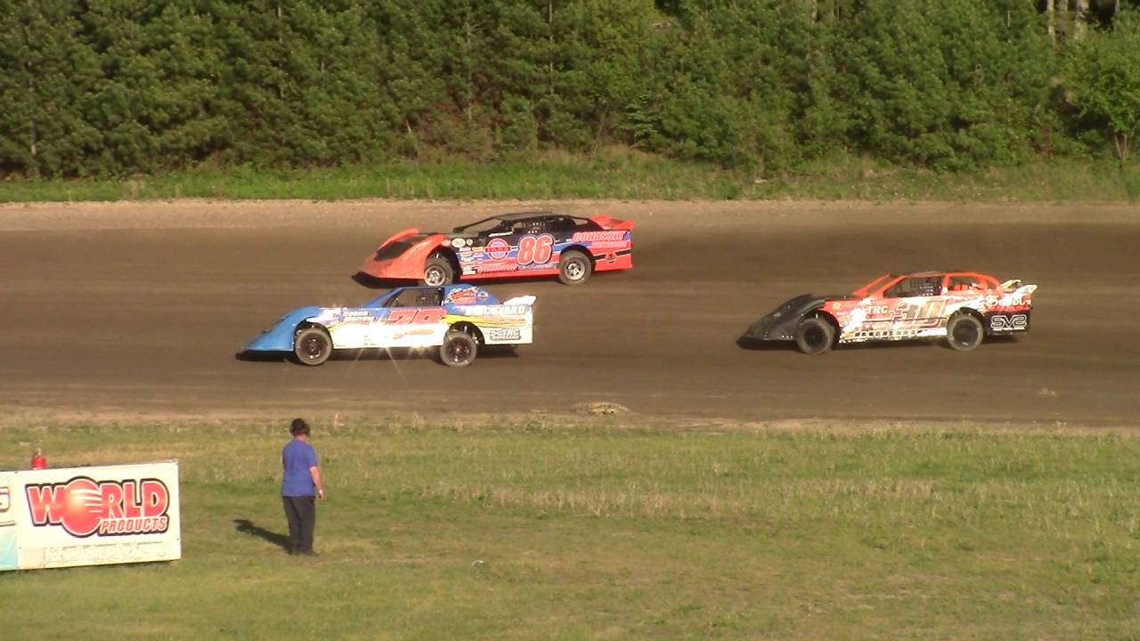 May 26, 2016 Grand Rapids Speedway WISSOTA Super Stocks Heat #1 - YouTube