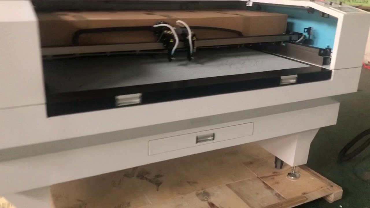 Video of 1390 laser cutting machine to Colombia. - YouTube
