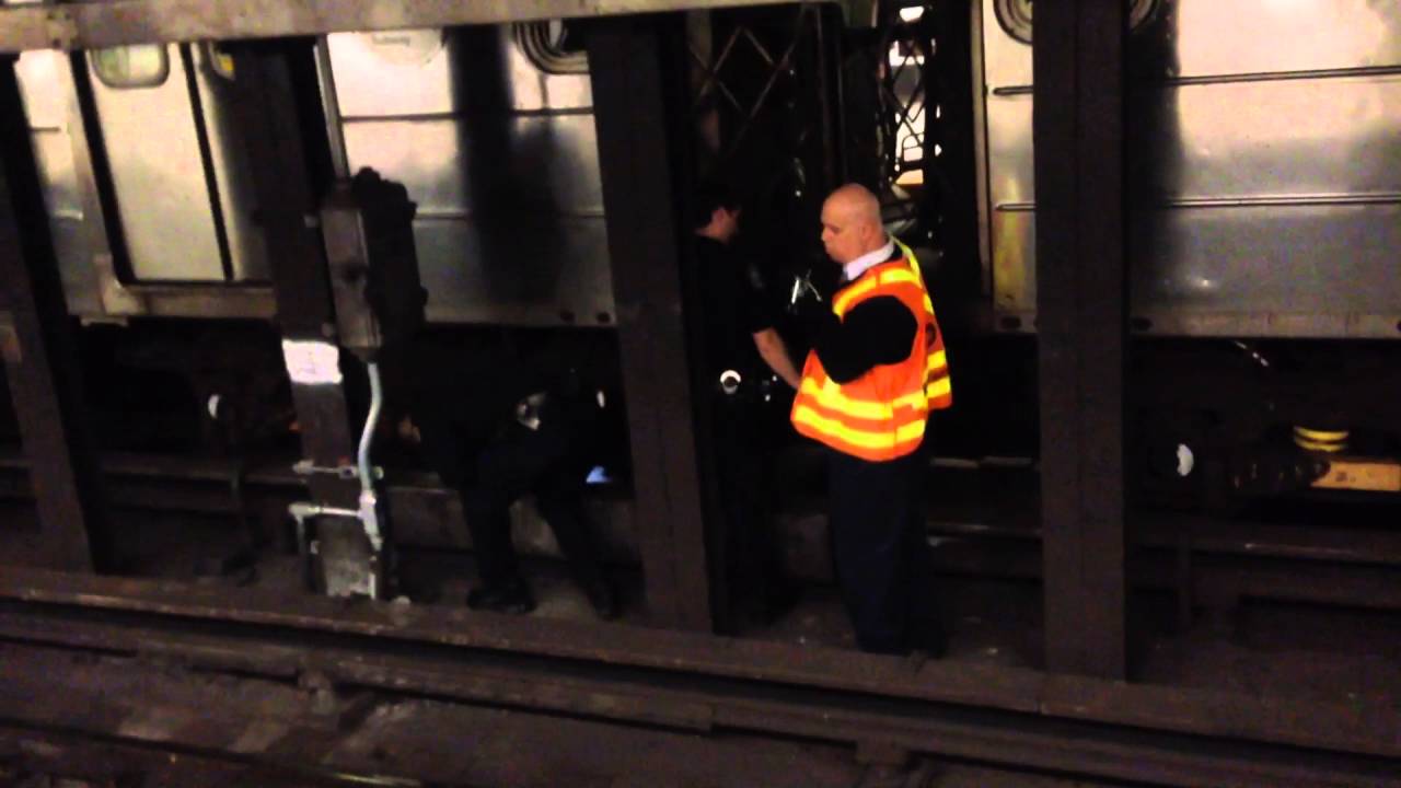 NYC subway rescue man under train April 26, 2016 - YouTube