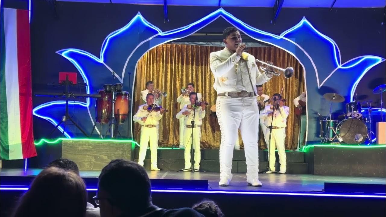 "Los Laureles" Mariachi de Barcelo Karmina en Manzanillo - YouTube