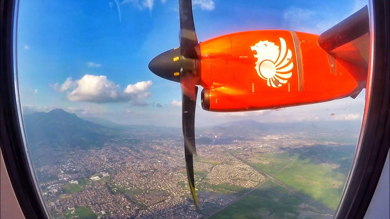 Wings Air ATR 72-600 SPECTACULAR LANDING in Bandung - YouTube