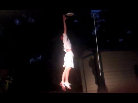 How To Sky In Ultimate Frisbee - YouTube