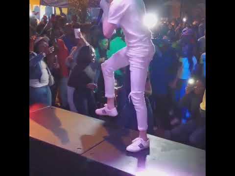 Dimpie Dimpopo Dancing to Locked Tune by Vigro Deep - YouTube