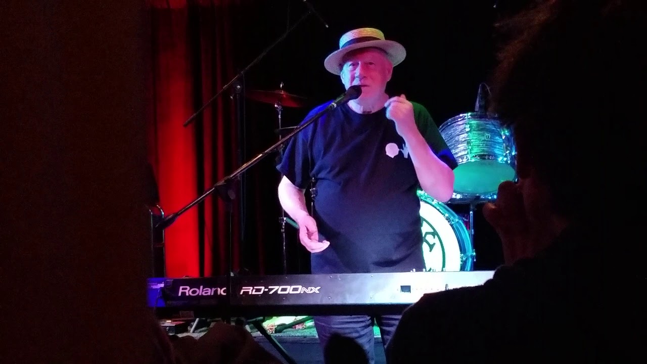 Neil Innes - Bonzo Dog Doo-Dah Band, Abby Road Studios, Beatles - YouTube