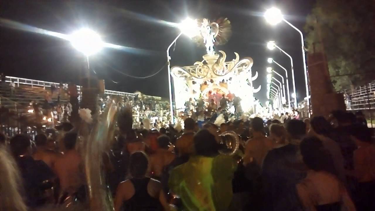 Mari Mari post desfile 2015 - YouTube