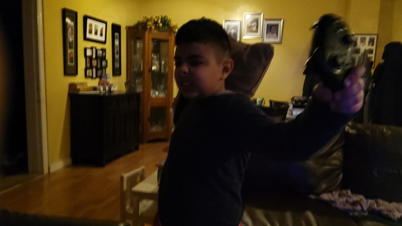 Kid rages at fortnite - YouTube