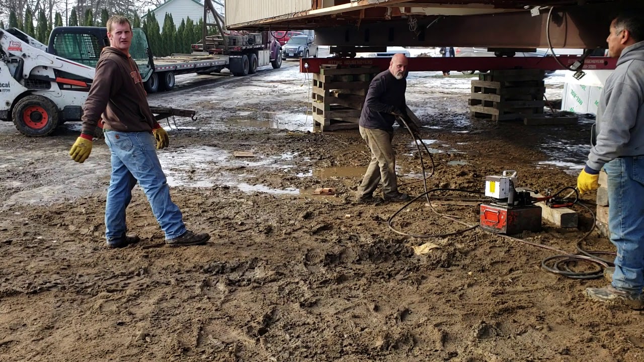 Rolling a house over the basement(rodando una casa sobre el sotano ...