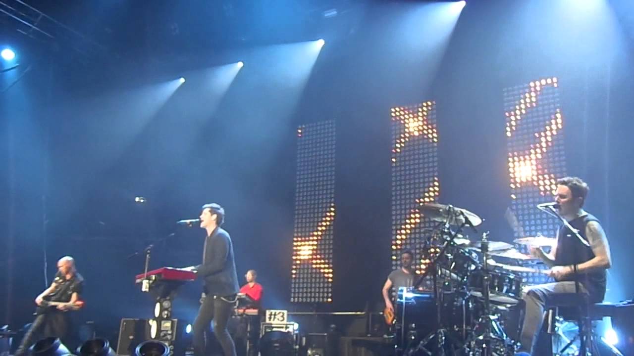 The Script Live in Manila 2013 - Breakeven - YouTube