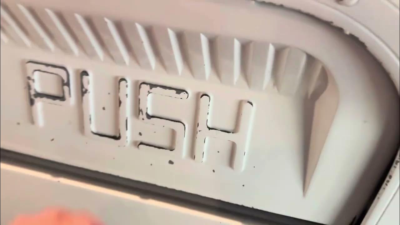 Epcot Talking Trash Can - YouTube