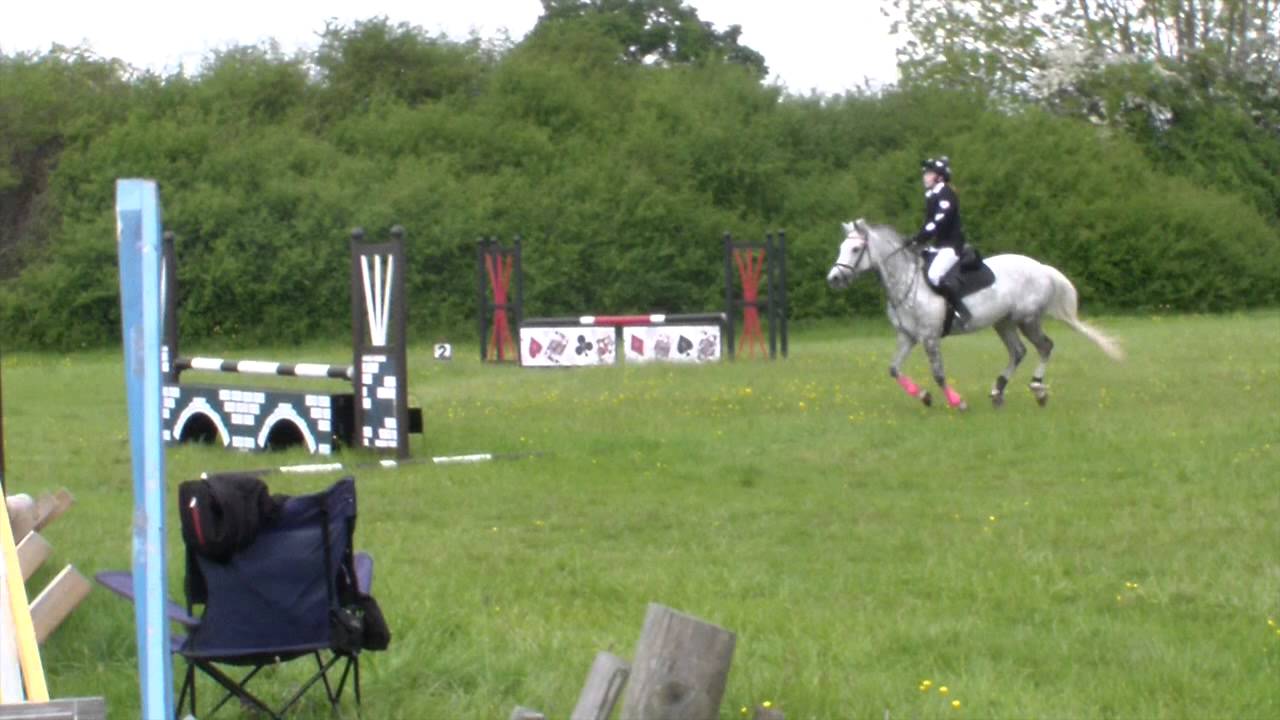 Izzy Combined Training @ Bookham Riding Club Field 24.5.15 - YouTube