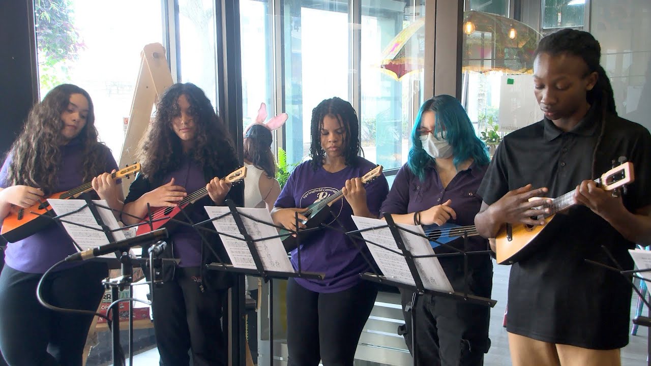 Conservatory Ukulele Ensemble Live @ Nosh - YouTube