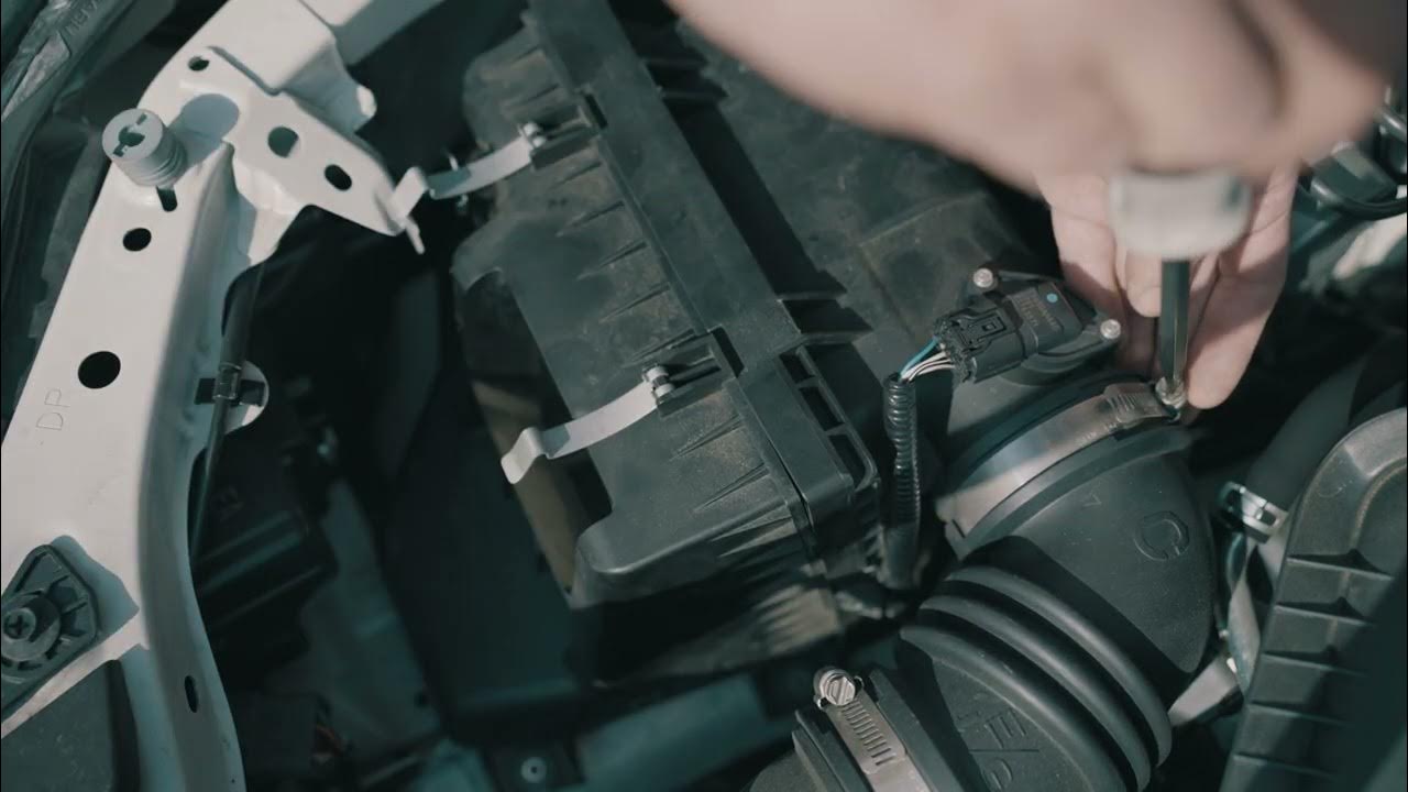 VN5レヴォーグ エアフィルター交換 - YouTube