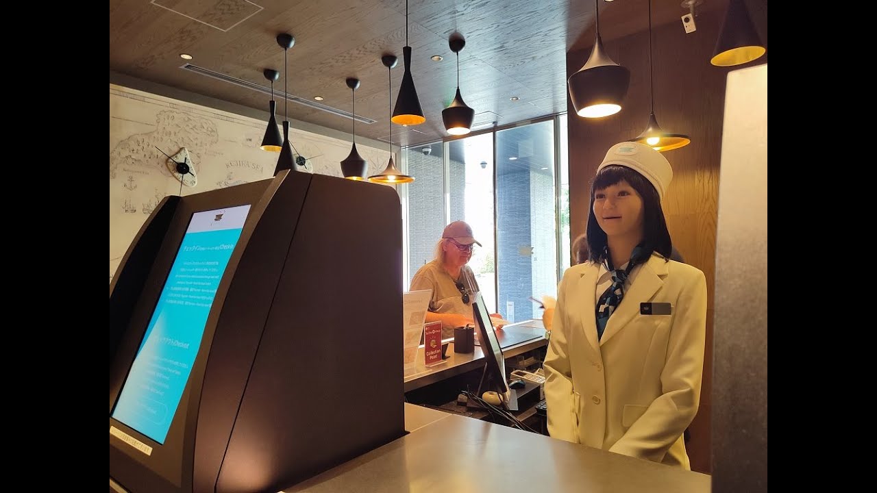 328 Henn na hotel with robots at Ginza in Tokyo (Japan) - YouTube