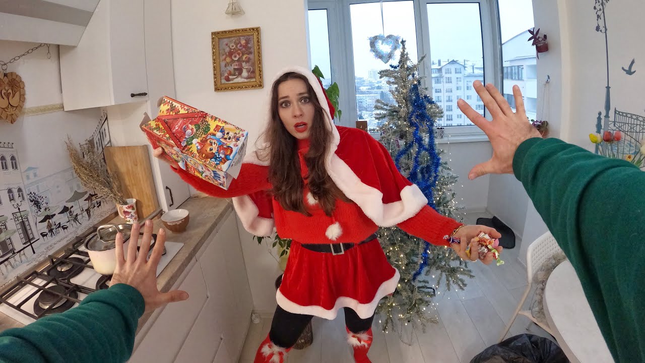 ESCAPING BEAUTIFUL SANTA WIFE @NOITEN (Christmas Parkour POV Chase ...